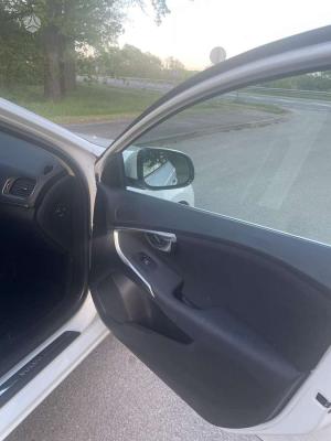 Balts Volvo V40 2016 Jurbarkas, ar dzinēja tilpumu 1.56 L un nobraukumu 305 tūkst. km par 5000 €, foto 11 vietnē AUTOMOTO.COM.LV