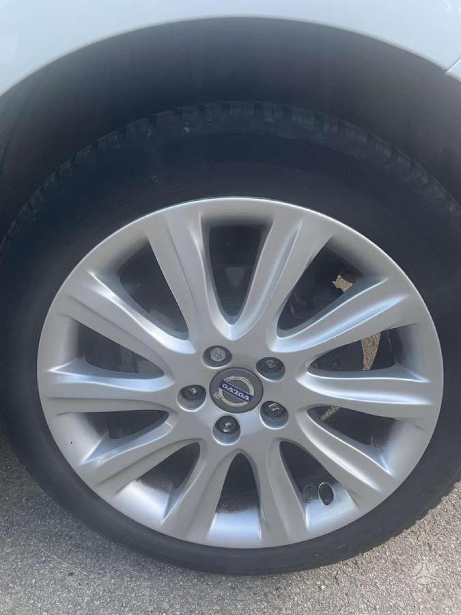 Balts Volvo V40 2016 Jurbarkas, ar dzinēja tilpumu 1.56 L un nobraukumu 305 tūkst. km par 5000 €, foto 13 vietnē AUTOMOTO.COM.LV