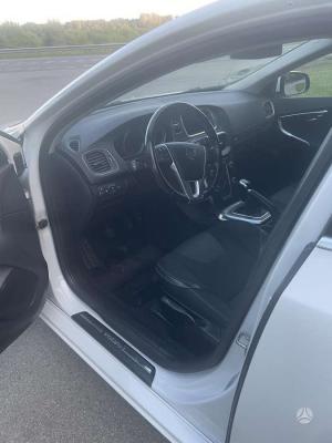 Balts Volvo V40 2016 Jurbarkas, ar dzinēja tilpumu 1.56 L un nobraukumu 305 tūkst. km par 5000 €, foto 16 vietnē AUTOMOTO.COM.LV