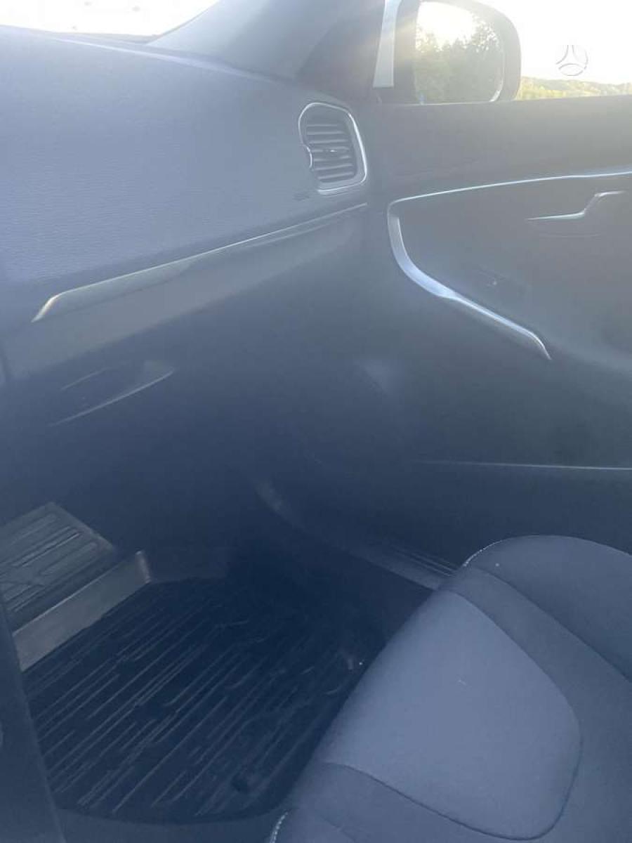 Balts Volvo V40 2016 Jurbarkas, ar dzinēja tilpumu 1.56 L un nobraukumu 305 tūkst. km par 5000 €, foto 18 vietnē AUTOMOTO.COM.LV