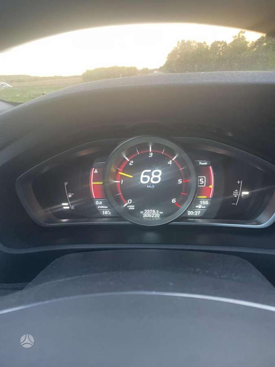 Balts Volvo V40 2016 Jurbarkas, ar dzinēja tilpumu 1.56 L un nobraukumu 305 tūkst. km par 5000 €, foto 21 vietnē AUTOMOTO.COM.LV