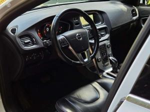 White Volvo V40 2016 in Kaunas, with an engine capacity of 2.00 L and mileage of 298 thousand km for 7950 €, photo 11 on AUTOMOTO.COM.LV