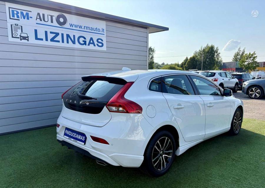 Balts Volvo V40 2016 Panevēža, ar dzinēja tilpumu 1.97 L un nobraukumu 328 tūkst. km par 7800 €, foto 6 vietnē AUTOMOTO.COM.LV