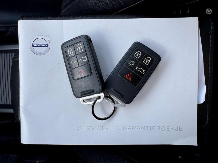 Balts Volvo V40 2016 Panevēža, ar dzinēja tilpumu 1.97 L un nobraukumu 328 tūkst. km par 7800 €, foto 10 vietnē AUTOMOTO.COM.LV