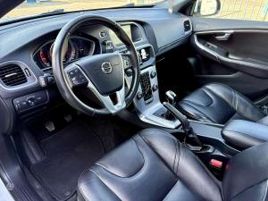 Balts Volvo V40 2016 Panevēža, ar dzinēja tilpumu 1.97 L un nobraukumu 328 tūkst. km par 7800 €, foto 12 vietnē AUTOMOTO.COM.LV