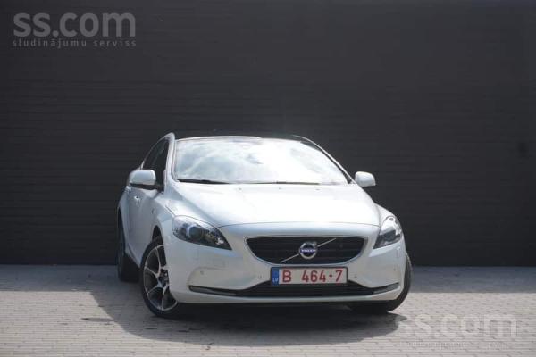 Balts Volvo V40 2016 Rīga, ar dzinēja tilpumu 2.00 L un nobraukumu 276 tūkst. km par 7290 €, foto 2 vietnē AUTOMOTO.COM.LV