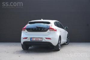 Balts Volvo V40 2016 Rīga, ar dzinēja tilpumu 2.00 L un nobraukumu 276 tūkst. km par 7290 €, foto 4 vietnē AUTOMOTO.COM.LV
