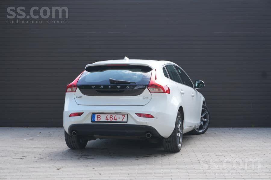 Balts Volvo V40 2016 Rīga, ar dzinēja tilpumu 2.00 L un nobraukumu 276 tūkst. km par 7290 €, foto 4 vietnē AUTOMOTO.COM.LV