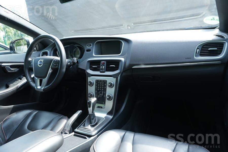 Balts Volvo V40 2016 Rīga, ar dzinēja tilpumu 2.00 L un nobraukumu 276 tūkst. km par 7290 €, foto 7 vietnē AUTOMOTO.COM.LV
