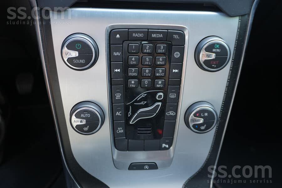 Balts Volvo V40 2016 Rīga, ar dzinēja tilpumu 2.00 L un nobraukumu 276 tūkst. km par 7290 €, foto 12 vietnē AUTOMOTO.COM.LV