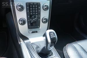 Balts Volvo V40 2016 Rīga, ar dzinēja tilpumu 2.00 L un nobraukumu 276 tūkst. km par 7290 €, foto 19 vietnē AUTOMOTO.COM.LV