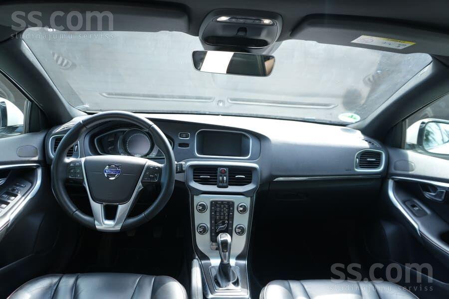 Balts Volvo V40 2016 Rīga, ar dzinēja tilpumu 2.00 L un nobraukumu 276 tūkst. km par 7290 €, foto 20 vietnē AUTOMOTO.COM.LV