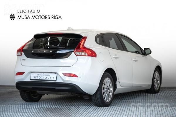 Balts Volvo V40 2016 Rīga, ar dzinēja tilpumu 2.00 L un nobraukumu 249 tūkst. km par 5900 €, foto 3 vietnē AUTOMOTO.COM.LV