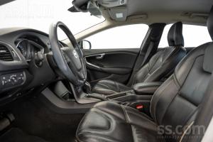 Balts Volvo V40 2016 Rīga, ar dzinēja tilpumu 2.00 L un nobraukumu 249 tūkst. km par 5900 €, foto 6 vietnē AUTOMOTO.COM.LV