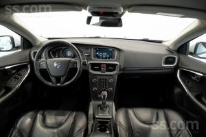 Balts Volvo V40 2016 Rīga, ar dzinēja tilpumu 2.00 L un nobraukumu 249 tūkst. km par 5900 €, foto 7 vietnē AUTOMOTO.COM.LV