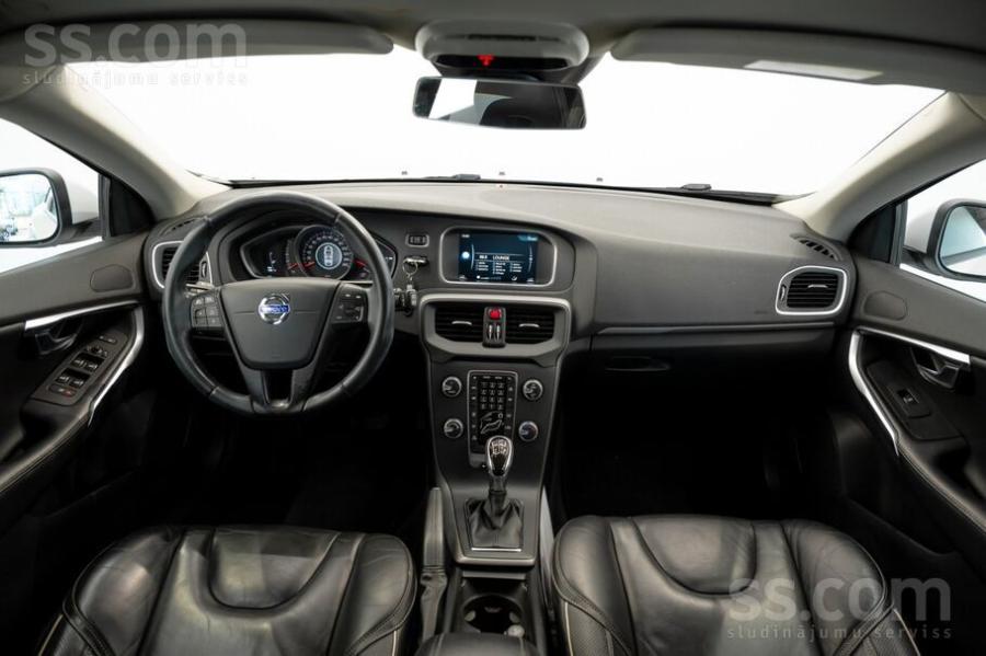 Balts Volvo V40 2016 Rīga, ar dzinēja tilpumu 2.00 L un nobraukumu 249 tūkst. km par 5900 €, foto 7 vietnē AUTOMOTO.COM.LV
