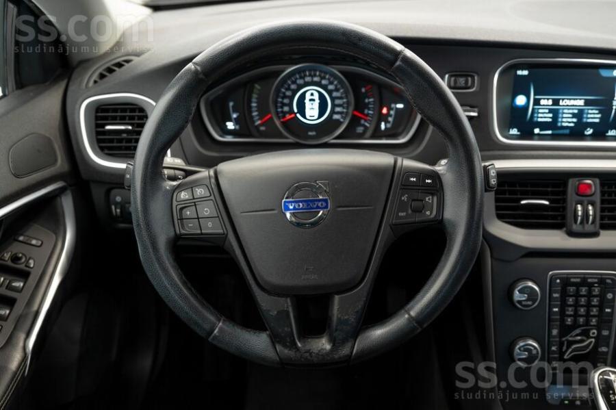 Balts Volvo V40 2016 Rīga, ar dzinēja tilpumu 2.00 L un nobraukumu 249 tūkst. km par 5900 €, foto 12 vietnē AUTOMOTO.COM.LV