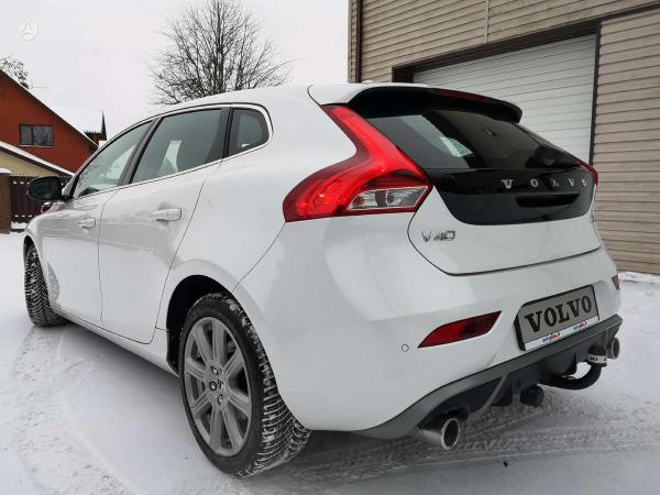 Balts Volvo V40 2017 Šauļi, ar dzinēja tilpumu 1.97 L un nobraukumu 185 tūkst. km par 7950 €, foto 4 vietnē AUTOMOTO.COM.LV