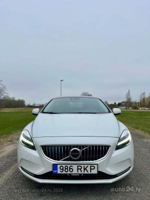 Balts Volvo V40 2017 Pelva, ar dzinēja tilpumu 2.00 L un nobraukumu 244 tūkst. km par 10500 €, foto 3 vietnē AUTOMOTO.COM.LV