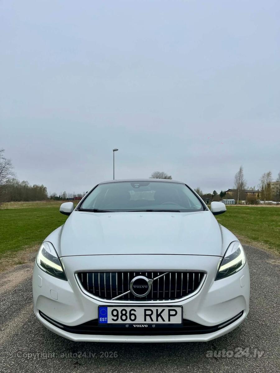 Balts Volvo V40 2017 Pelva, ar dzinēja tilpumu 2.00 L un nobraukumu 244 tūkst. km par 10500 €, foto 3 vietnē AUTOMOTO.COM.LV