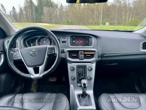 Balts Volvo V40 2017 Pelva, ar dzinēja tilpumu 2.00 L un nobraukumu 244 tūkst. km par 10500 €, foto 8 vietnē AUTOMOTO.COM.LV