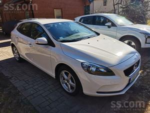 White Volvo V40 2017 in Riga, with an engine capacity of 2.00 L and mileage of 129 thousand km for 9500 €, photo 22 on AUTOMOTO.COM.LV
