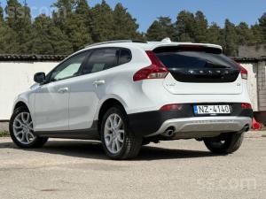 Balts Volvo V40 2017 Tukums, ar dzinēja tilpumu 2.00 L un nobraukumu 320 tūkst. km par 7000 €, foto 5 vietnē AUTOMOTO.COM.LV