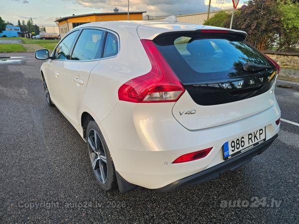 Balts Volvo V40 2017 Paide, ar dzinēja tilpumu 2.00 L un nobraukumu 247 tūkst. km par 9350 €, foto 6 vietnē AUTOMOTO.COM.LV