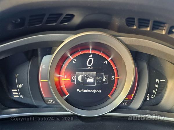 Balts Volvo V40 2017 Paide, ar dzinēja tilpumu 2.00 L un nobraukumu 247 tūkst. km par 9350 €, foto 10 vietnē AUTOMOTO.COM.LV