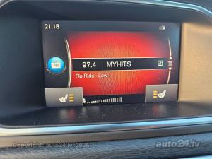 White Volvo V40 2017 in Paide, with an engine capacity of 2.00 L and mileage of 247 thousand km for 9350 €, photo 16 on AUTOMOTO.COM.LV