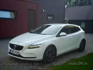Balts Volvo V40 2017 Tallina, ar dzinēja tilpumu 2.00 L un nobraukumu 192 tūkst. km par 10600 €, foto 3 vietnē AUTOMOTO.COM.LV