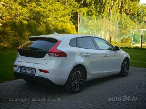 Balts Volvo V40 2017 Tallina, ar dzinēja tilpumu 2.00 L un nobraukumu 192 tūkst. km par 10600 €, foto 4 vietnē AUTOMOTO.COM.LV