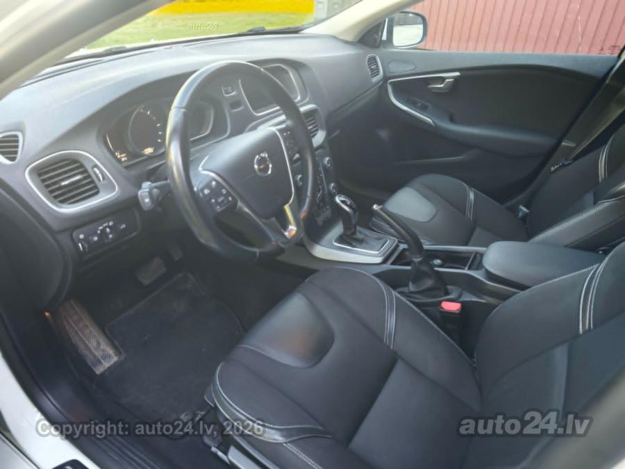 Balts Volvo V40 2017 Tallina, ar dzinēja tilpumu 2.00 L un nobraukumu 192 tūkst. km par 10600 €, foto 7 vietnē AUTOMOTO.COM.LV