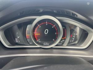 White Volvo V40 2017 in Vilnius, with an engine capacity of 1.97 L and mileage of 290 thousand km for 9950 €, photo 30 on AUTOMOTO.COM.LV