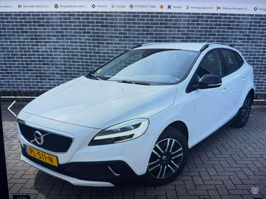White Volvo V40 2017 in Vilnius, with an engine capacity of 1.97 L and mileage of 290 thousand km for 9950 €, photo 42 on AUTOMOTO.COM.LV
