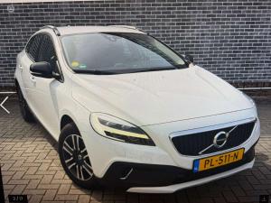 White Volvo V40 2017 in Vilnius, with an engine capacity of 1.97 L and mileage of 290 thousand km for 9950 €, photo 43 on AUTOMOTO.COM.LV