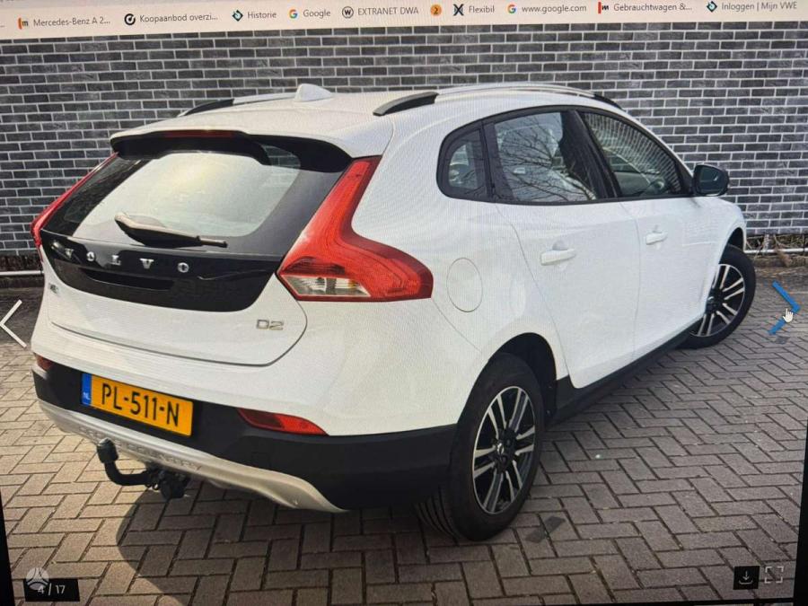 White Volvo V40 2017 in Vilnius, with an engine capacity of 1.97 L and mileage of 290 thousand km for 9950 €, photo 45 on AUTOMOTO.COM.LV