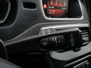 Белый Вольво В40 2017 в Вильнюс, объемом двигателя 1.97 л и пробегом 243 тыс. км за 10850 €, фото 19 на AUTOMOTO.COM.LV