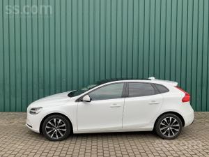 Balts Volvo V40 2018 Rīga, ar dzinēja tilpumu 2.00 L un nobraukumu 191 tūkst. km par 10800 €, foto 2 vietnē AUTOMOTO.COM.LV