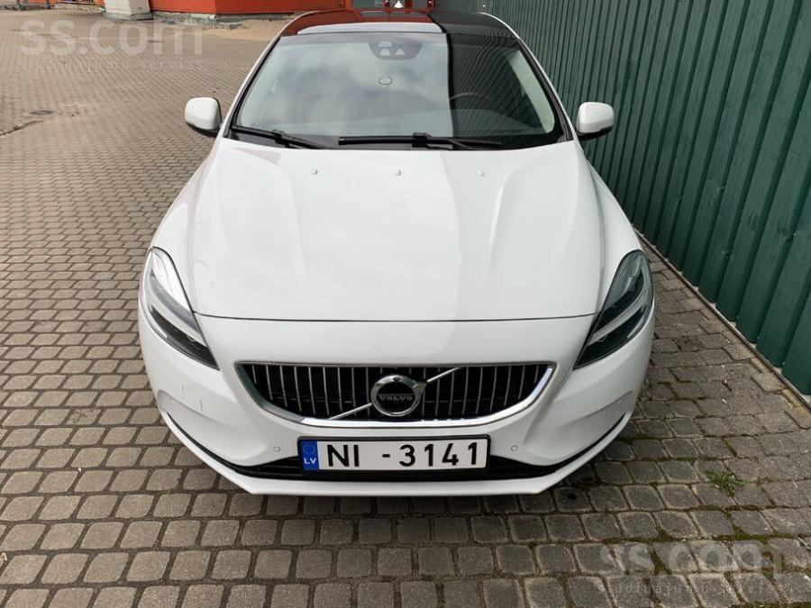 Balts Volvo V40 2018 Rīga, ar dzinēja tilpumu 2.00 L un nobraukumu 191 tūkst. km par 10800 €, foto 3 vietnē AUTOMOTO.COM.LV