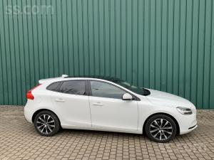 Balts Volvo V40 2018 Rīga, ar dzinēja tilpumu 2.00 L un nobraukumu 191 tūkst. km par 10800 €, foto 4 vietnē AUTOMOTO.COM.LV