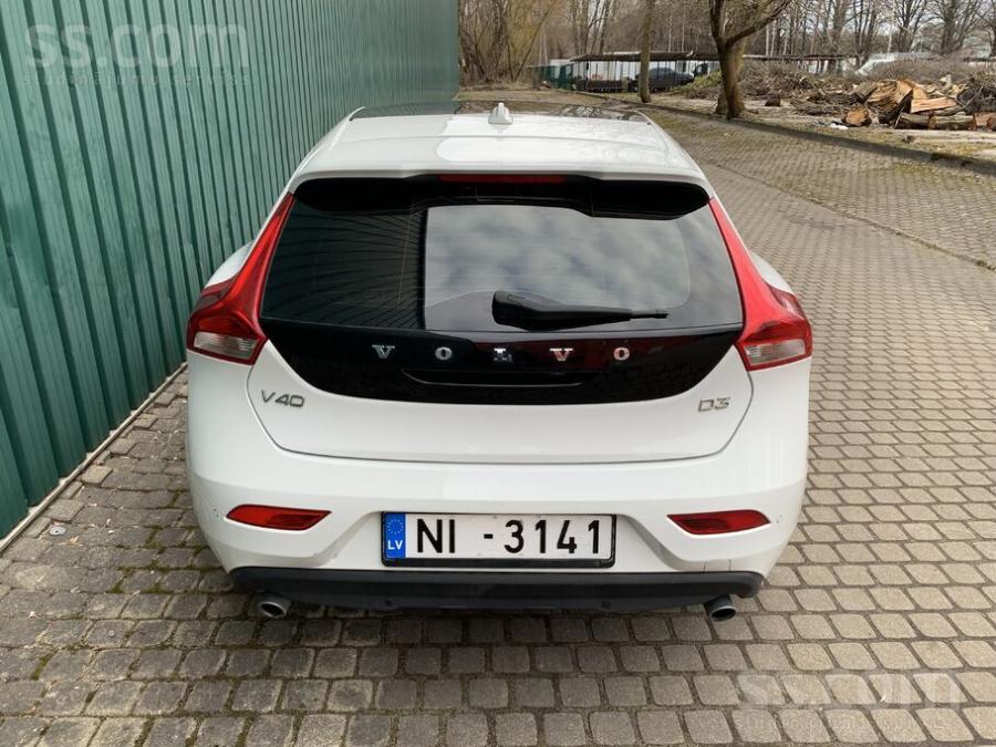 Balts Volvo V40 2018 Rīga, ar dzinēja tilpumu 2.00 L un nobraukumu 191 tūkst. km par 10800 €, foto 7 vietnē AUTOMOTO.COM.LV
