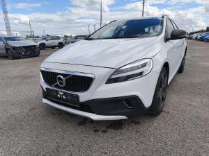 Balts Volvo V40 2018 Panevēža, ar dzinēja tilpumu 2.00 L un nobraukumu 337 tūkst. km par 4700 €, foto 5 vietnē AUTOMOTO.COM.LV