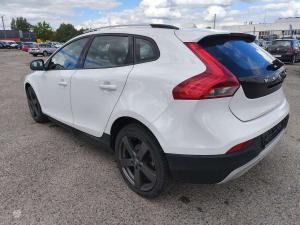 Balts Volvo V40 2018 Panevēža, ar dzinēja tilpumu 2.00 L un nobraukumu 337 tūkst. km par 4700 €, foto 11 vietnē AUTOMOTO.COM.LV