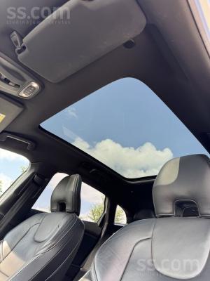 White Volvo V40 2018 in Jelgava, with an engine capacity of 2.00 L and mileage of 286 thousand km for 9000 €, photo 17 on AUTOMOTO.COM.LV