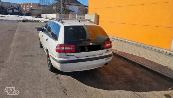 Balts Volvo V40 2004 Kauņa, ar dzinēja tilpumu 1.90 L un nobraukumu 475 tūkst. km par 500 €, foto 2 vietnē AUTOMOTO.COM.LV