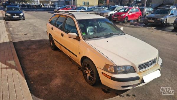 Balts Volvo V40 2004 Kauņa, ar dzinēja tilpumu 1.90 L un nobraukumu 475 tūkst. km par 500 €, foto 10 vietnē AUTOMOTO.COM.LV