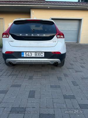 Balts Volvo V40 2014 Tallina, ar dzinēja tilpumu 2.00 L un nobraukumu 228 tūkst. km par 8000 €, foto 4 vietnē AUTOMOTO.COM.LV