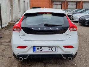 White Volvo V40 2014 in Riga, with an engine capacity of 2.00 L and mileage of 244 thousand km for 8490 €, photo 7 on AUTOMOTO.COM.LV