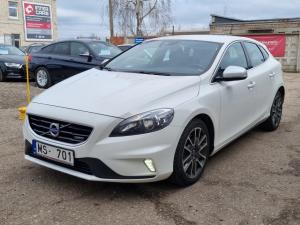 White Volvo V40 2014 in Riga, with an engine capacity of 2.00 L and mileage of 244 thousand km for 8490 €, photo 10 on AUTOMOTO.COM.LV